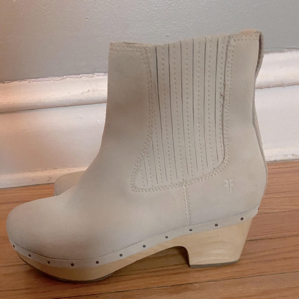 Suede Leather Wood Sole Frye Cream Booties - Gem